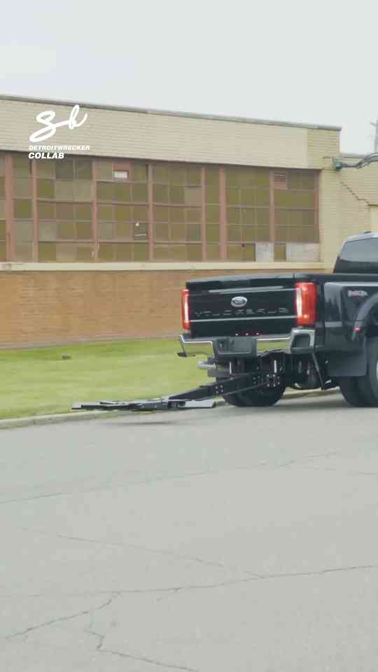 Lil Hercules tows cars like a tiny gym bro with something to prove