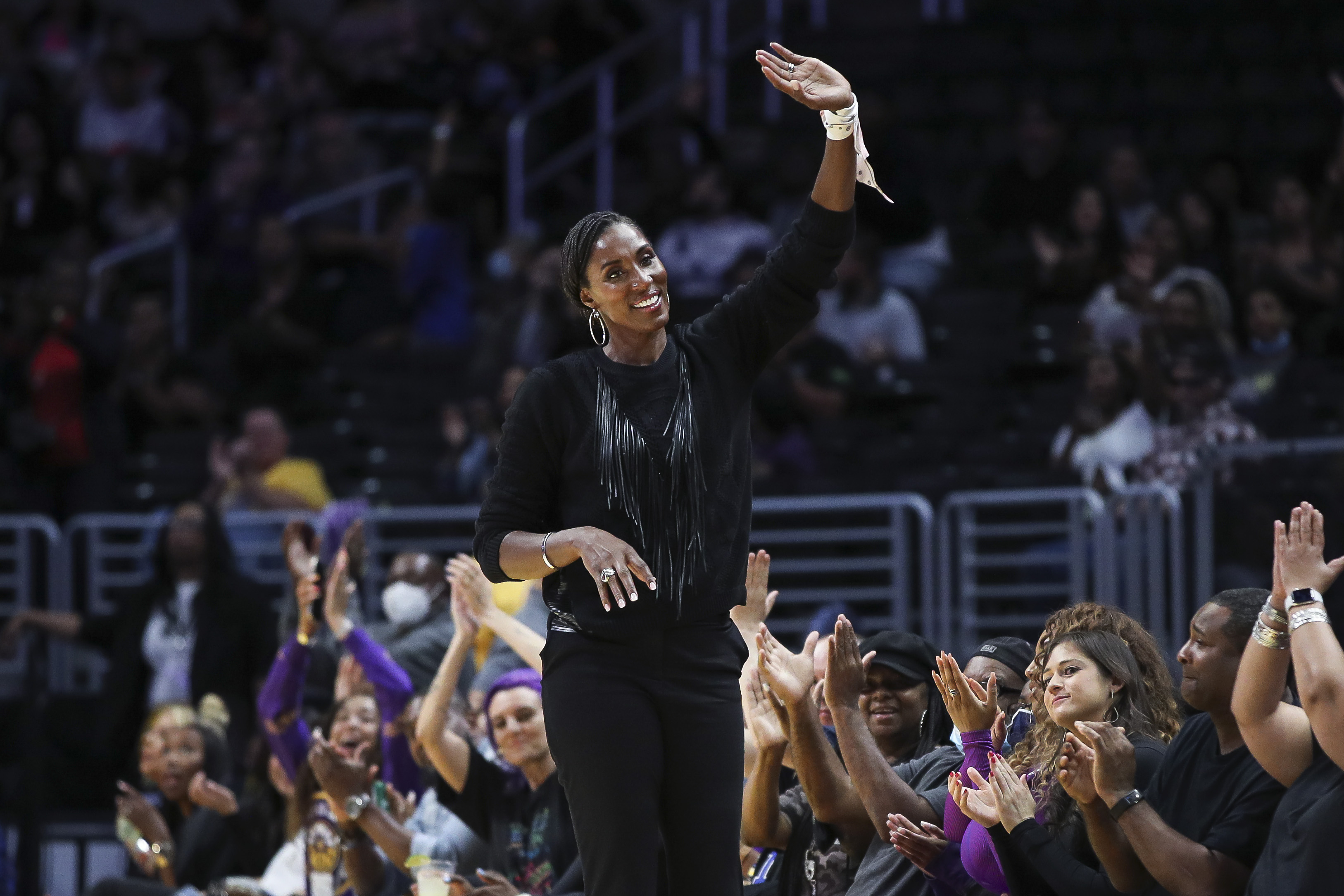 Lisa Leslie to be honored by WNBA's Sparks with statue outside Crypto ...