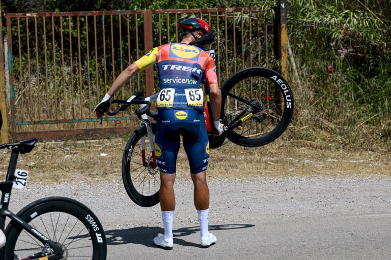 Giro 2026: Ballerini klopt Stuyven in ontsierde sprint, perfect ...