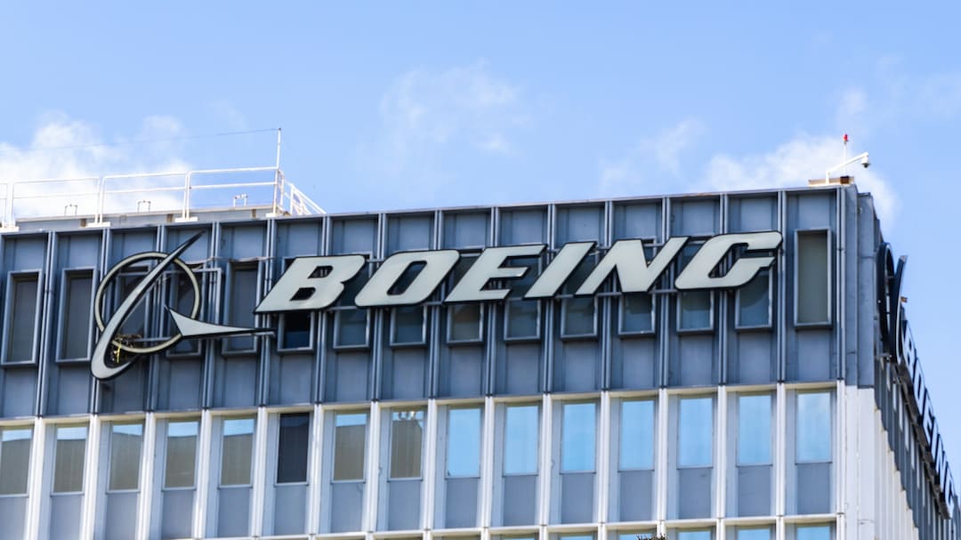 Trump says China agreed to buy 200 Boeing jets; stock still down 5%