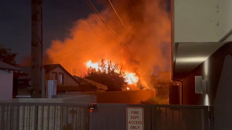 1 dead, 2 critical after suspicious Montebello house fire, police say ...