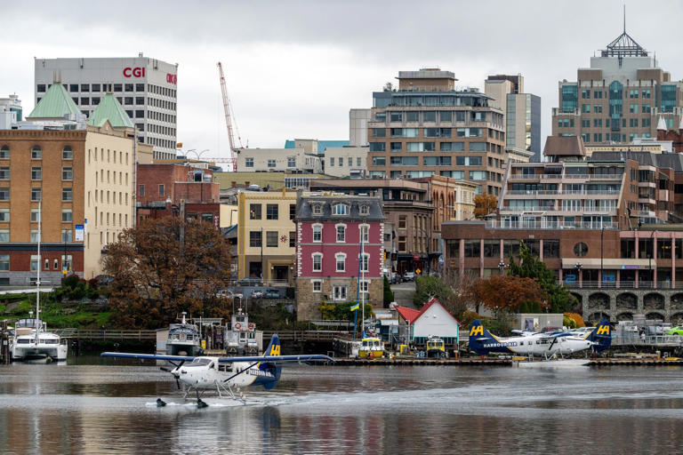 Pension BCI shuts two stock funds, cites shrinking public pool