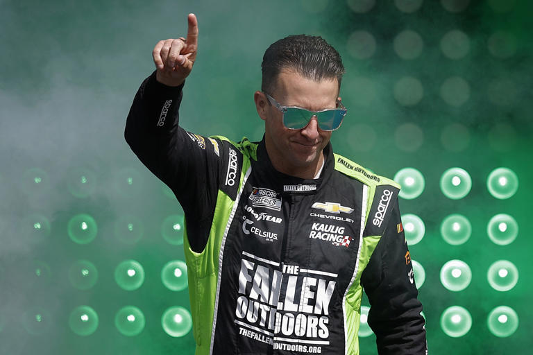 NASCAR silly season tracker: Who's staying put & who's moving on?