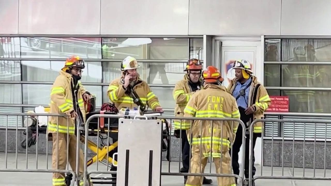 Fire breaks out on tracks at NYC's Penn Station; LIRR trains impacted