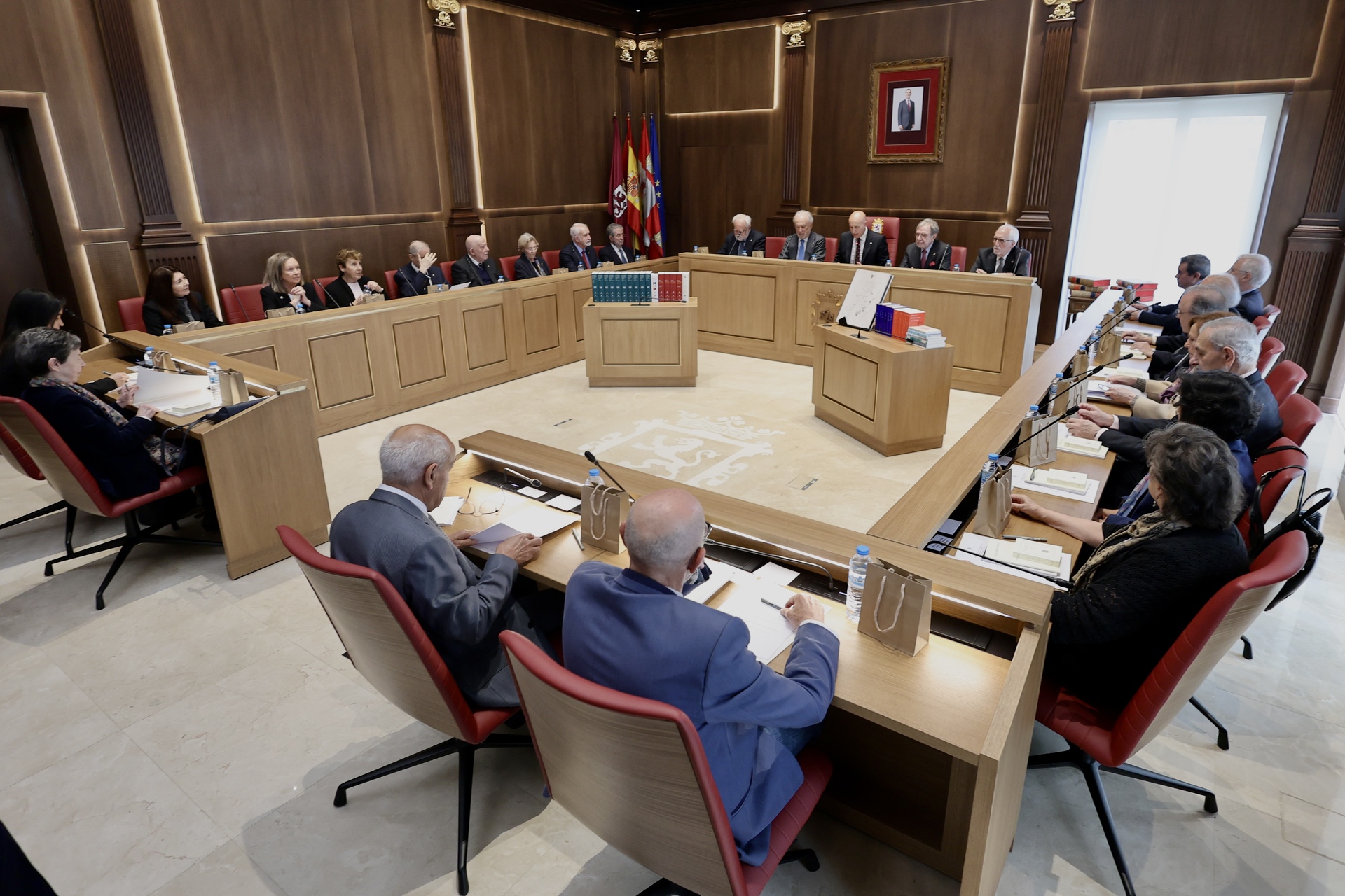 El alcalde de León pide a la RAE eliminar «castellanoleonés» e incluir ...