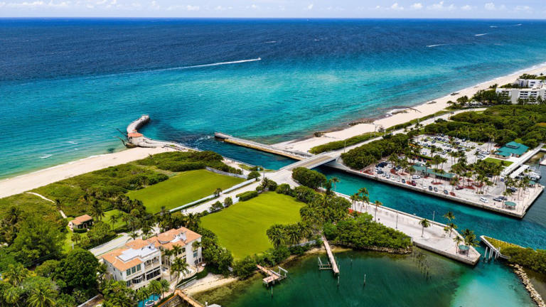 Vacant Florida lot lists for $99M in a balmy playground for billionaires