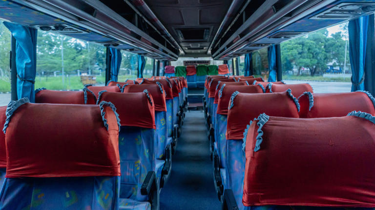 10 unwritten rules you should know before getting on a public bus like ...