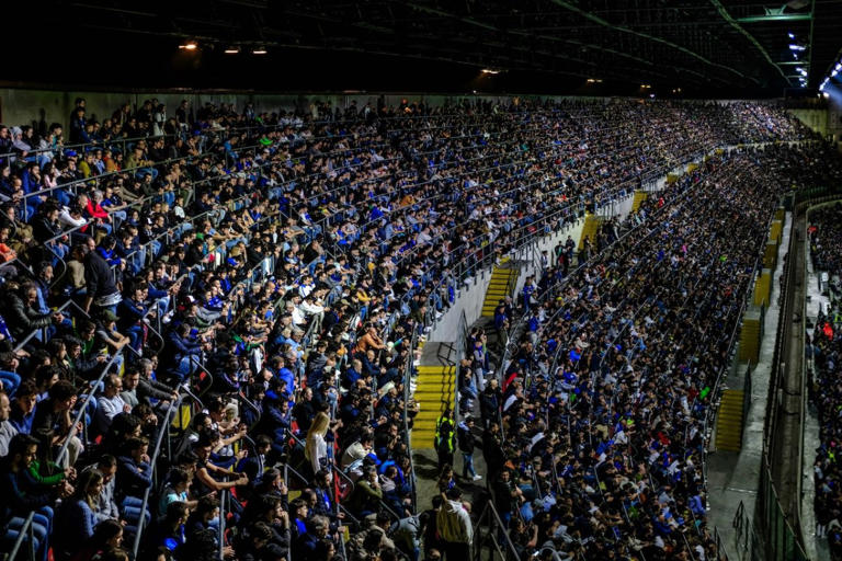 La turistificazione degli stadi di calcio tra prezzi folli e tifo snaturato