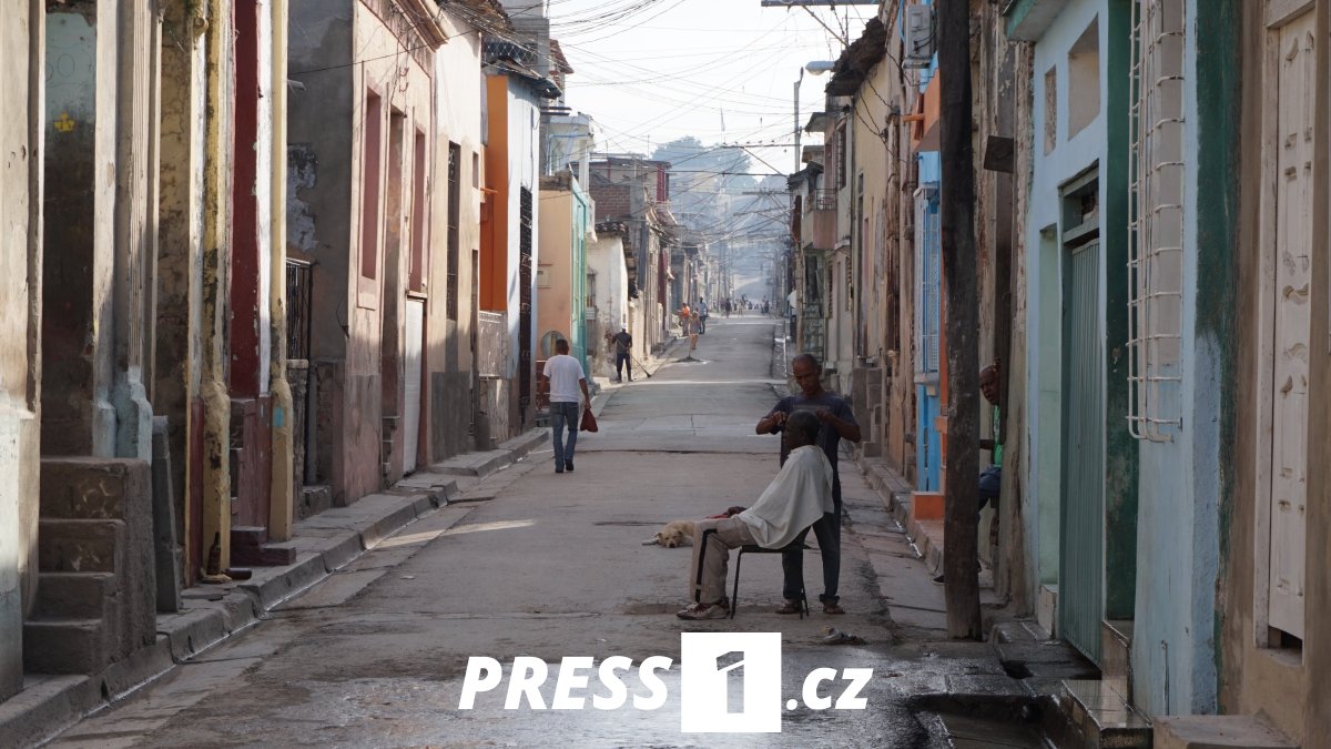 Ropná blokáda, paranoia i hrozba intervence: Vztahy mezi USA a Kubou ...