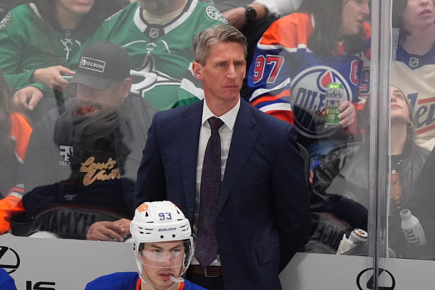 Les Oilers d'Edmonton limogent l'entraîneur-chef Kris Knoblauch et Mark ...