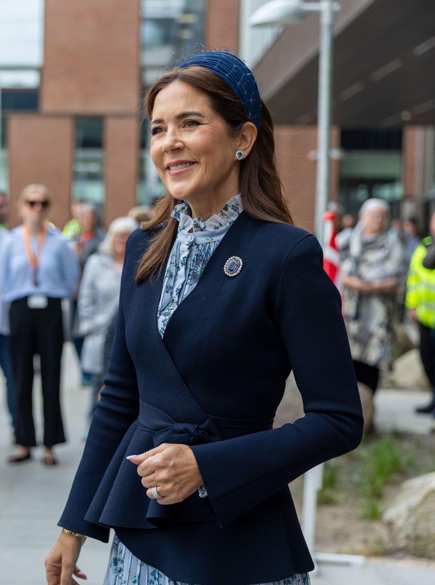 Queen Mary’s blue ensemble hid a striking royal jewelry moment