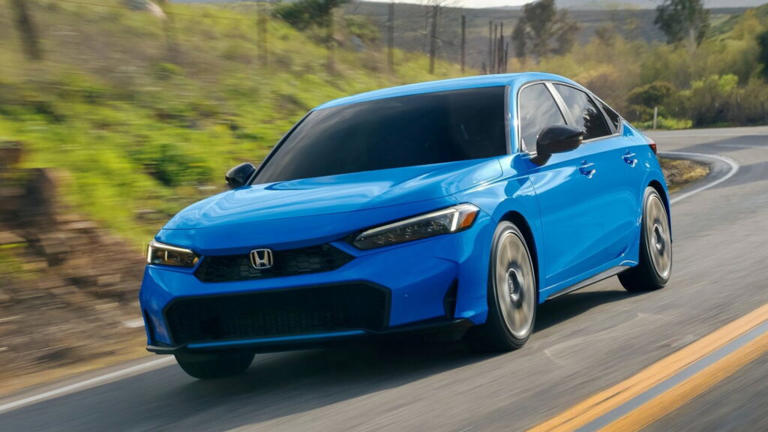 Acura is going all-in on hybrids, Honda is keeping gas cars affordable