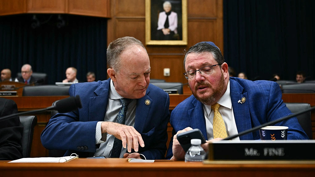 Democrats move to block Trump-era student loan caps