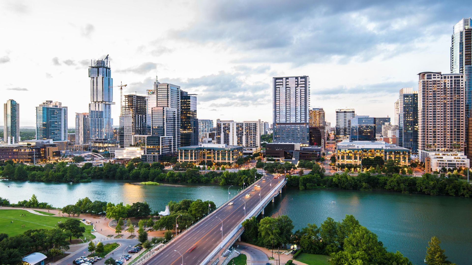 10 US cities with the most plus-sized people & 10 with the fittest