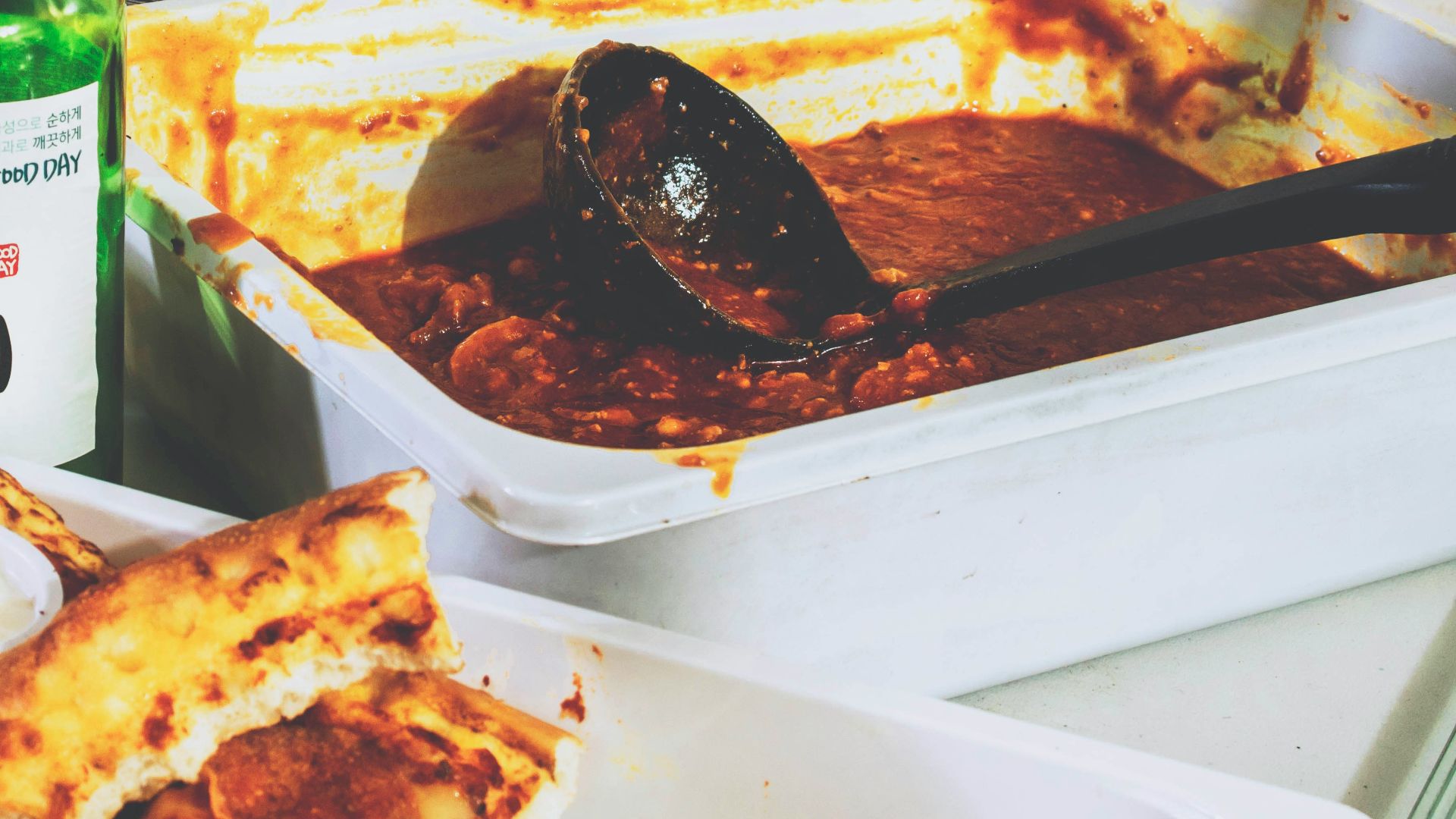 10 items you can take from restaurants & 10 things you can't steal