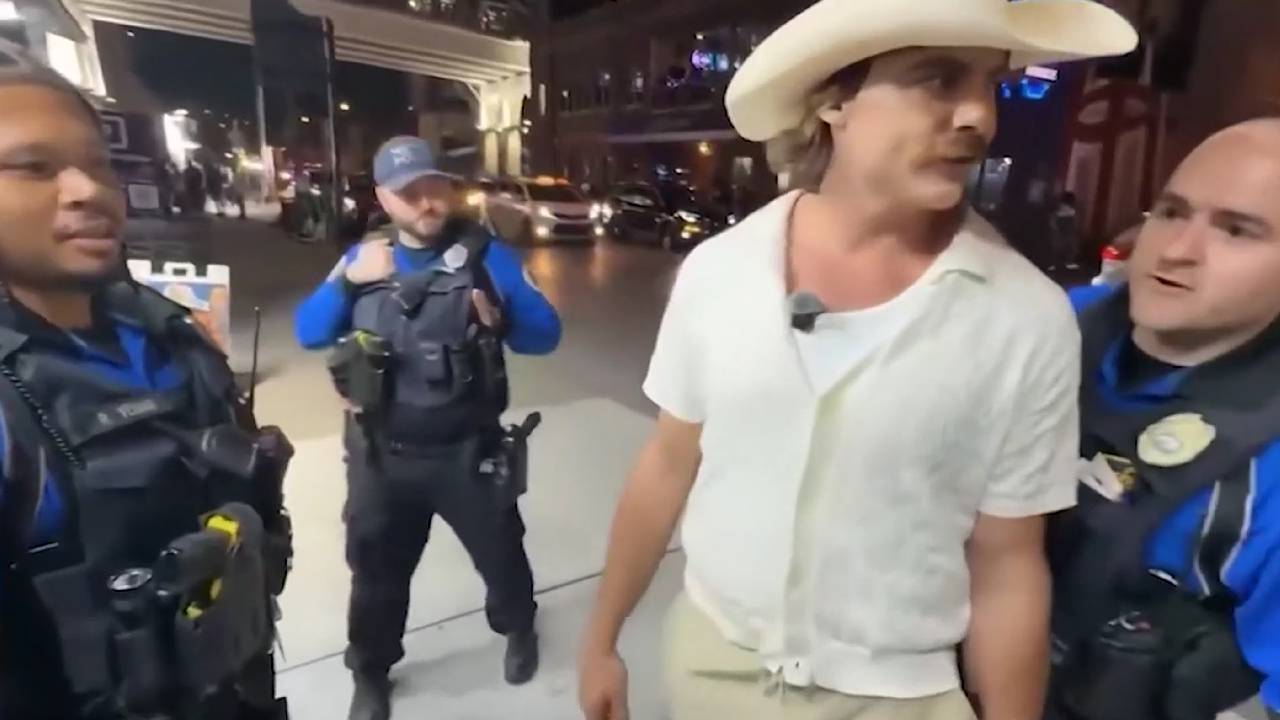 Racist streamer arrested for not paying his restaurant bill