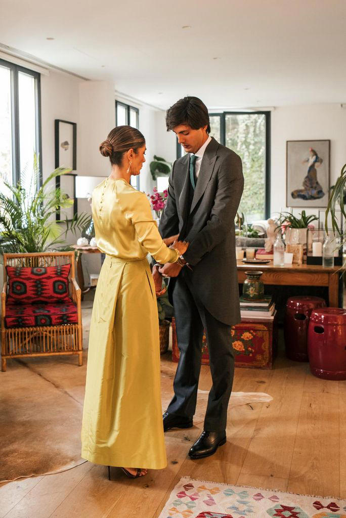 Rocío, la madrina de una boda en Sevilla que triunfó con un conjunto ...