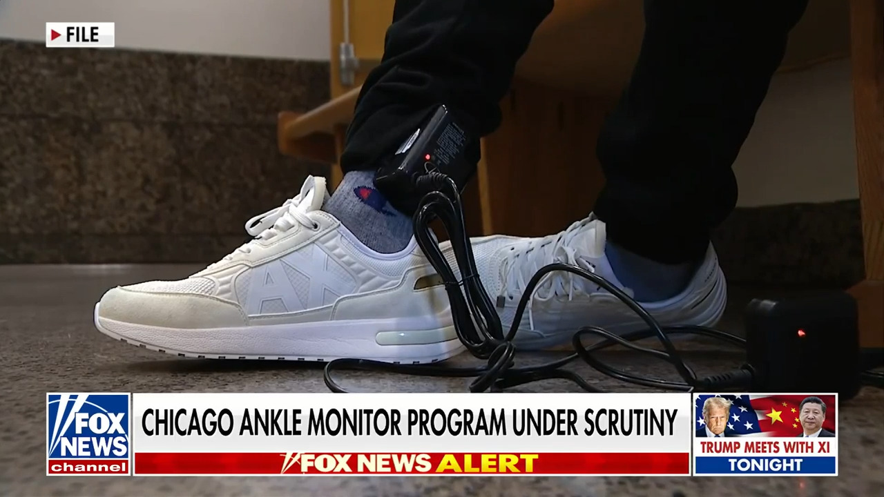 Hundreds of alleged criminals missing in Chicago from ankle monitor program