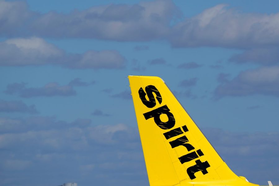 Former Spirit employees file lawsuit against airline, claiming they’re ...