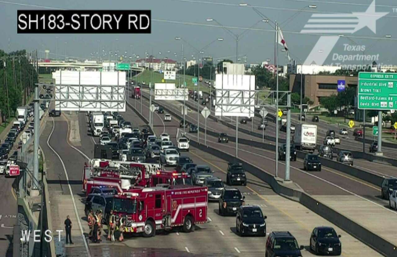Main lanes closed on SH 183 in Irving due to vehicle fire