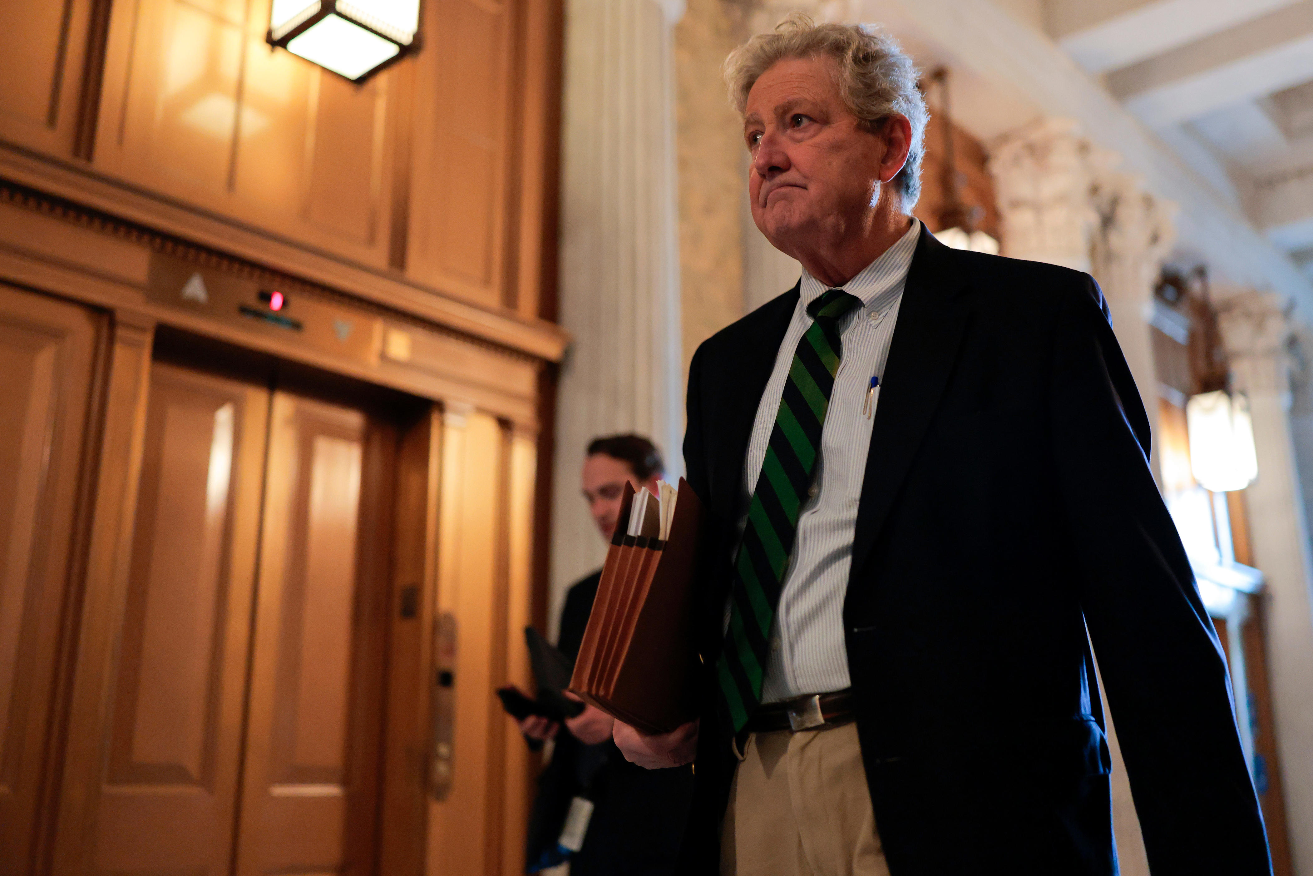 Senators vote to withhold their own paychecks during government shutdowns