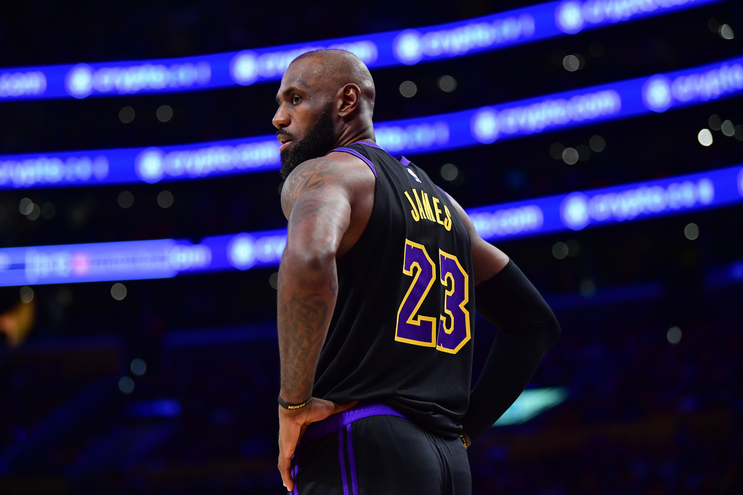 Ron Harper takes another swipe at LeBron James