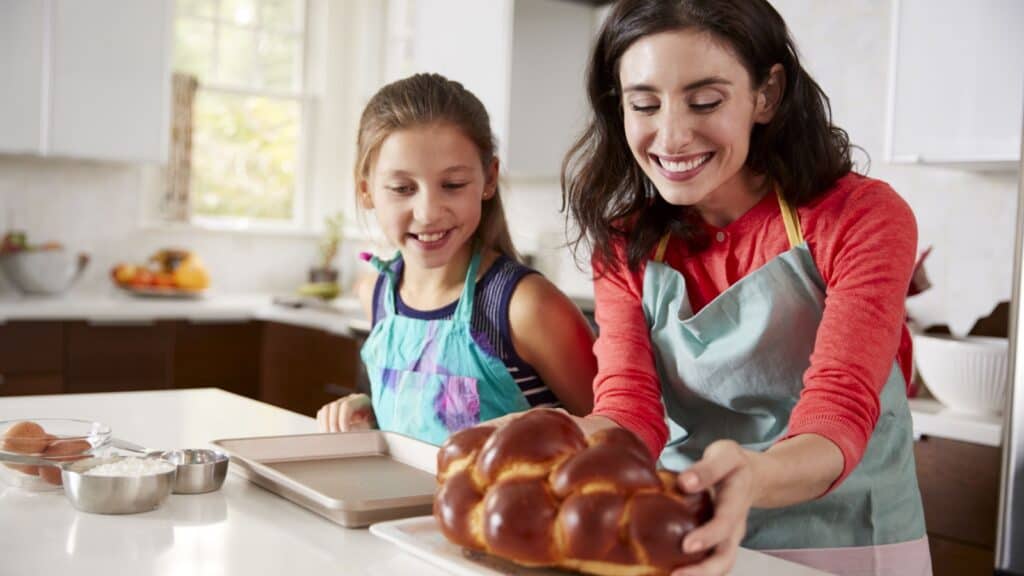 Gen Z women are increasingly adopting the "tradwife" trend