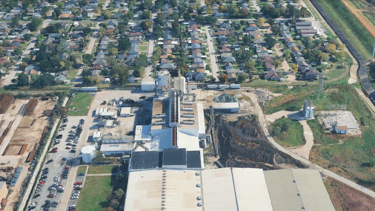 Houston neighborhood may soon hear nonstop hum of a massive data center