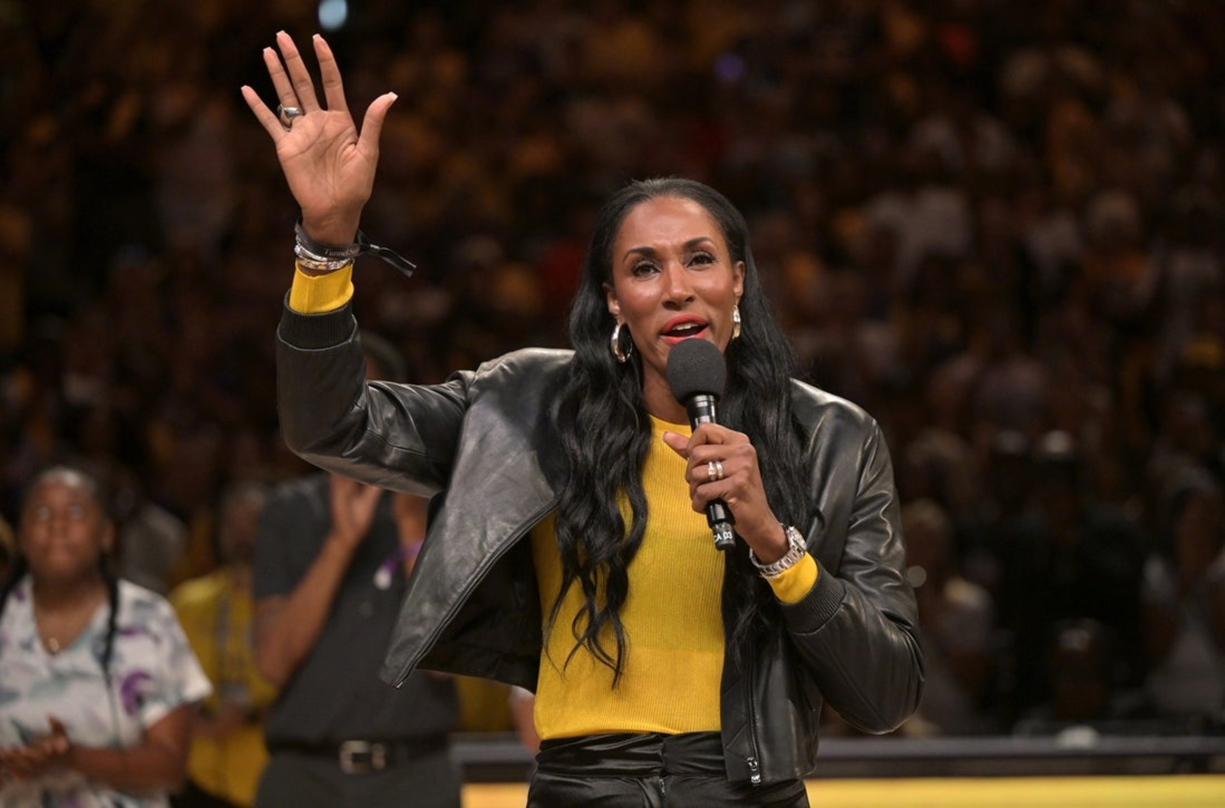 Sparks to unveil Lisa Leslie statue at Crypto.com Arena