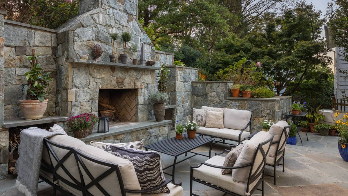 11 outdoor furniture ideas that instantly upgrade any backyard space
