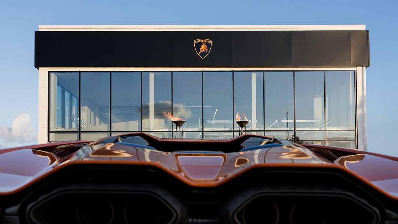 Lamborghini opens next-generation showroom and bets on immersive ...