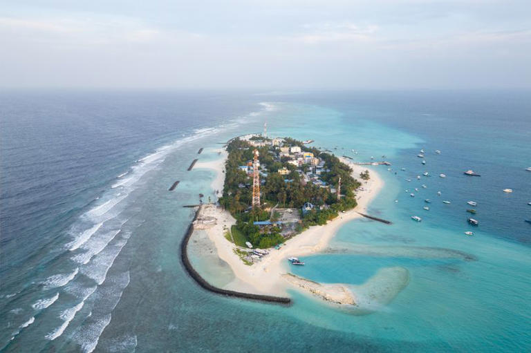Maldives holiday horror as five tourists dead after 160ft cave dive