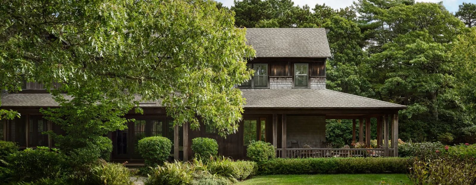 Forget nautical decor—this Martha’s Vineyard home channels the island’s ...