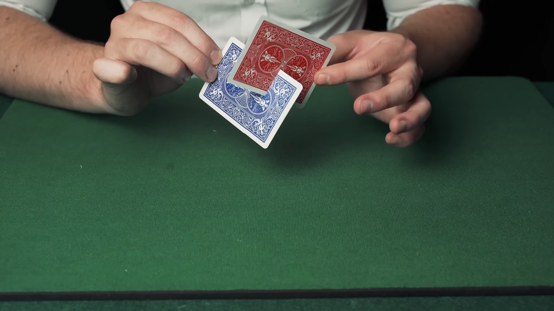 This is how these visual magic tricks work