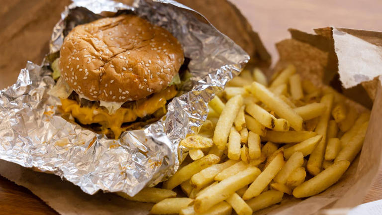 Five Guys to close 'at least' 14 locations in 2026: Details on affected ...