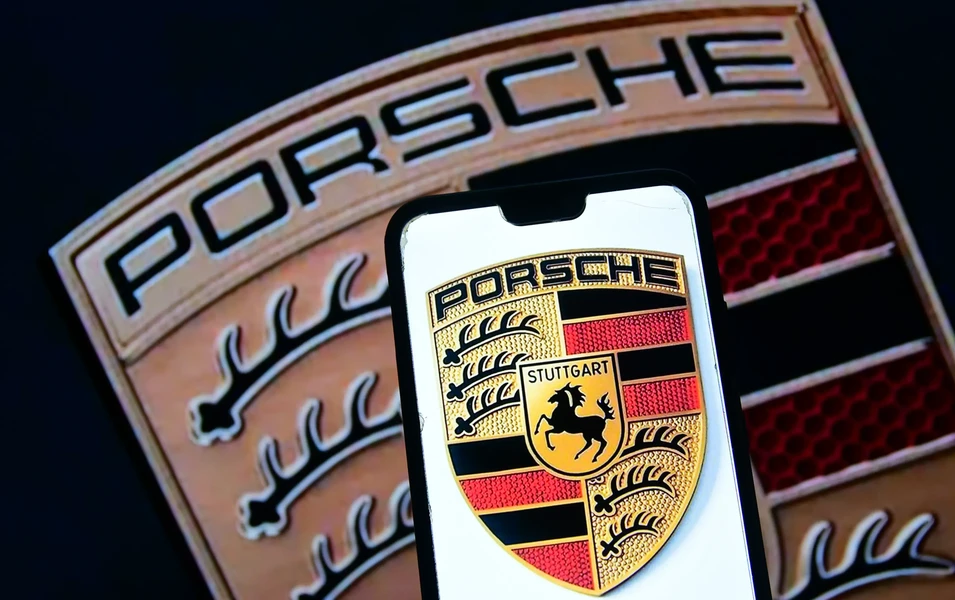 Porsche patent explores hybrid air-liquid cooling system