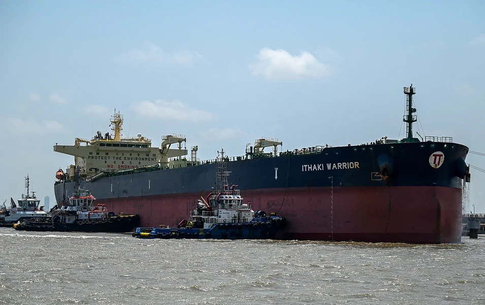 Two LPG tankers reach open waters after Hormuz escort