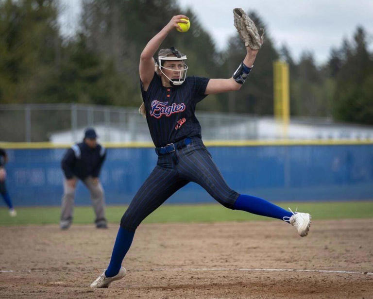 Skyline's Abby Haapala no-hits Graham-Kapowsin in 4A softball championship