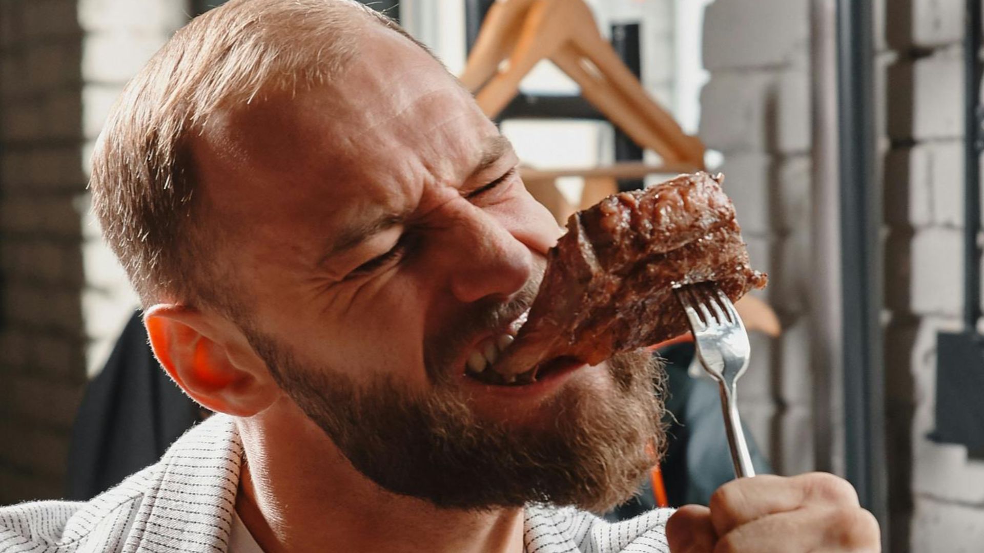 10 signs you're eating way too much protein & 10 signs you're not ...