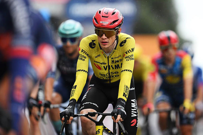 Jonas Vingegaard stays calm as first 'real' mountaintop finish at Giro ...