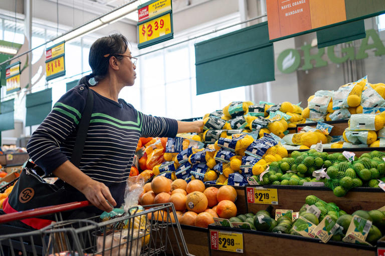 Americans see grocery bills jump again amid rising food costs