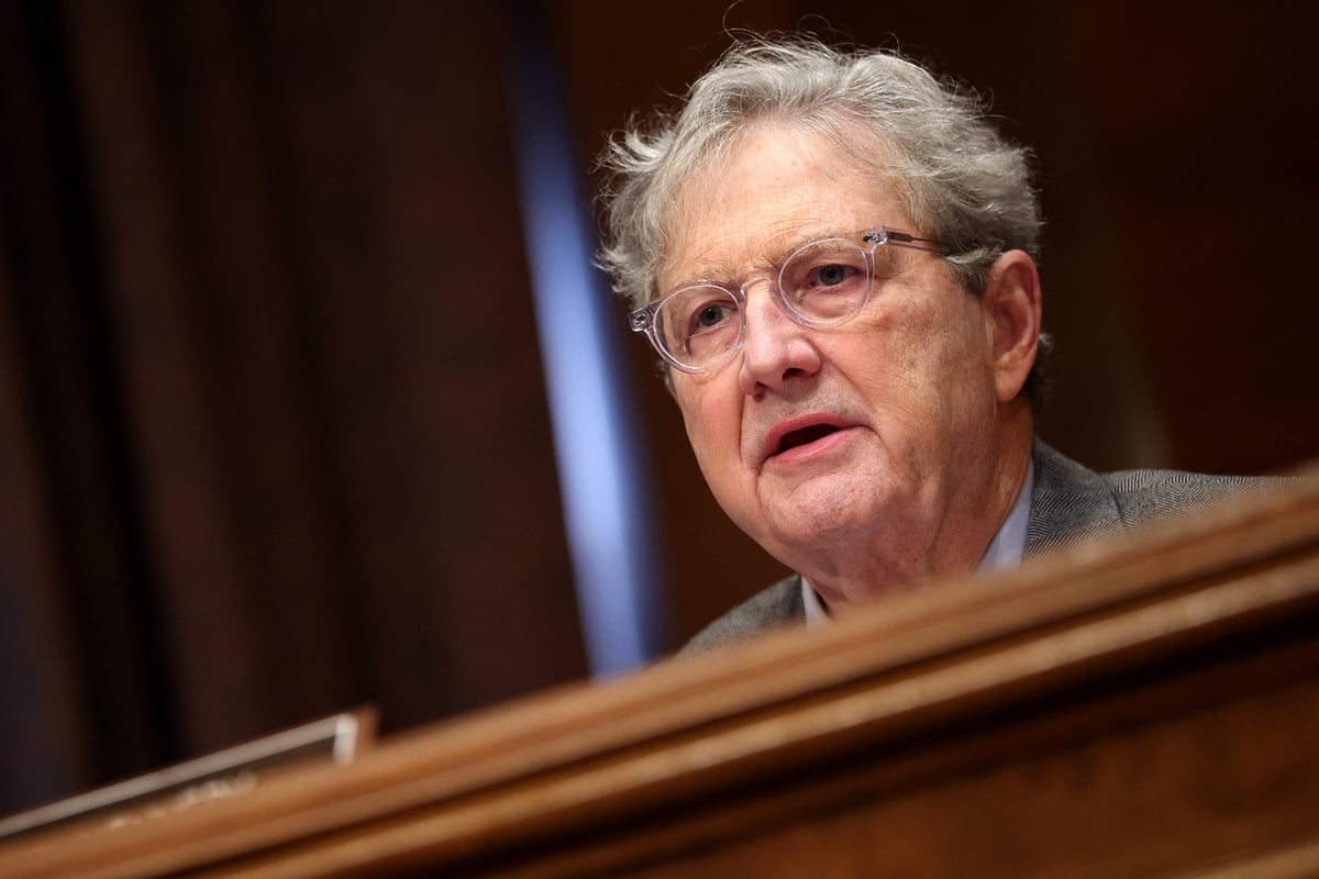 Senators vote on withholding own pay during government shutdowns