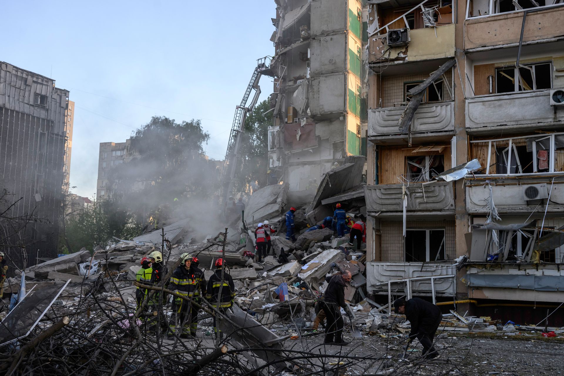 Ukraine war latest: Zelensky orders military response after Russian ...