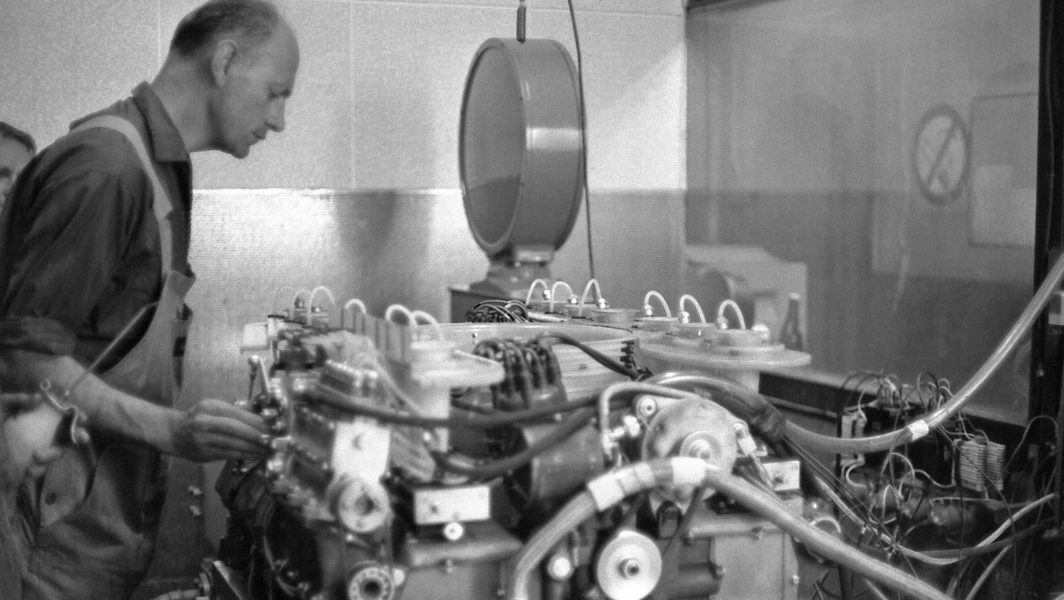 Porsche patent explores hybrid air-liquid cooling system