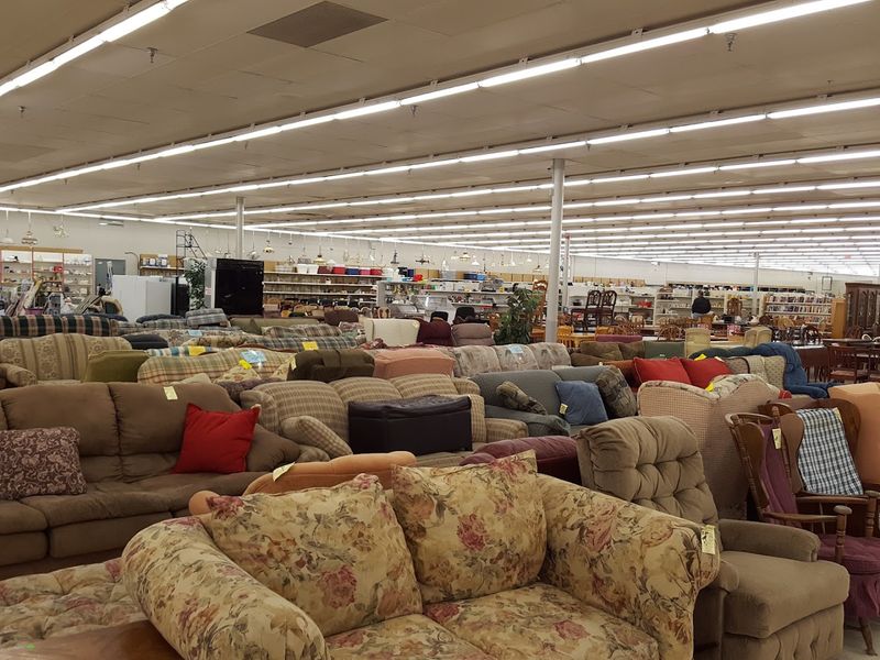 The gigantic secondhand shop in Pennsylvania that is absolutely worth ...