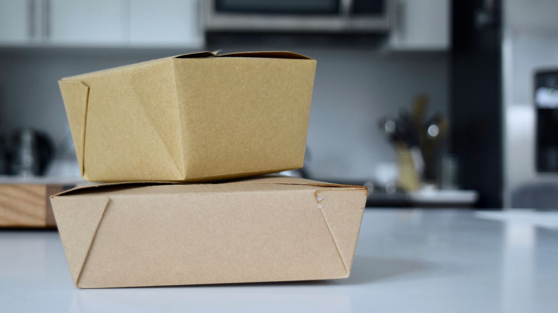 10 items you can take from restaurants & 10 things you can't steal