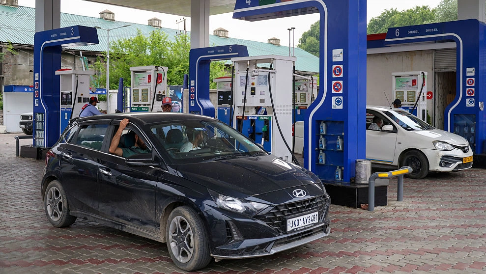 PM Modi leads by example with fuel-saving convoy cuts