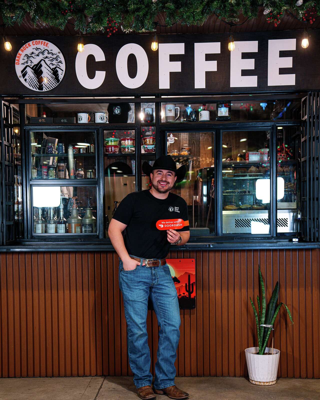 Dark Rock Coffee announces plans to expand to north Laredo