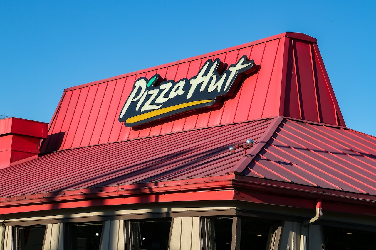 Pizza Hut shuttering 250 locations nationwide amid strategic review by ...