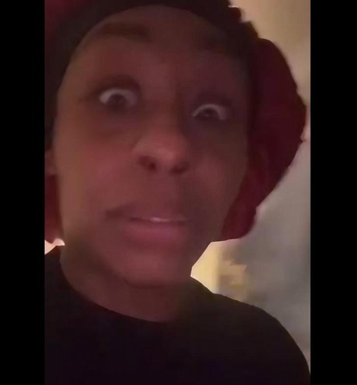 Mad mom confronting teen girl in son’s bunk bed sparks heated debate ...